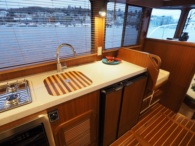 31 Sedan Interior Gallery - Helmsman