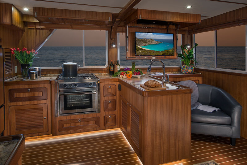 38E Pilothouse Interior Gallery - Helmsman