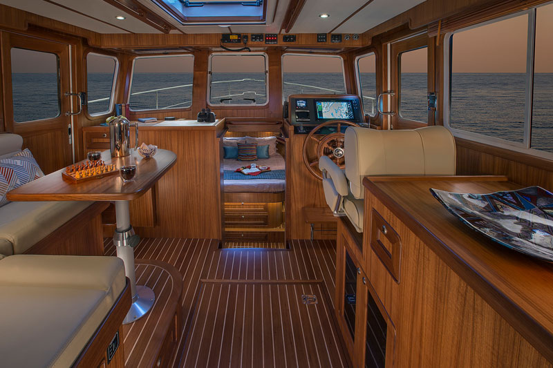 38E Pilothouse Interior Gallery - Helmsman