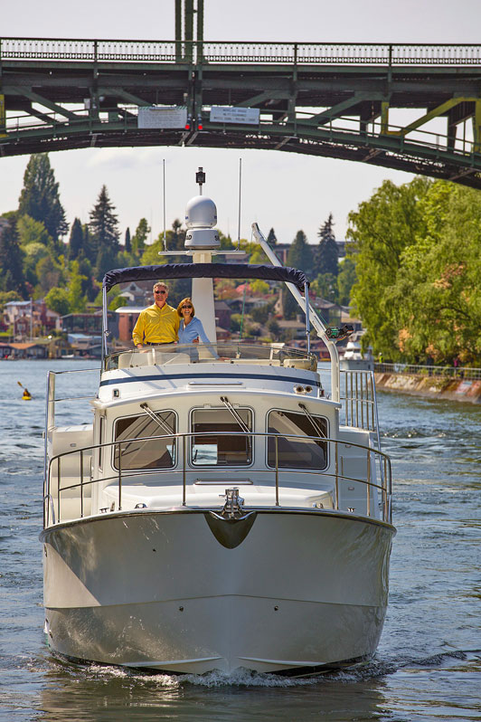 43 Pilothouse Exterior Gallery - Helmsman