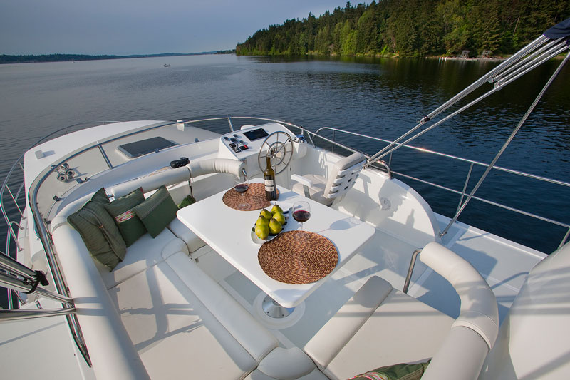 43 Pilothouse Exterior Gallery - Helmsman