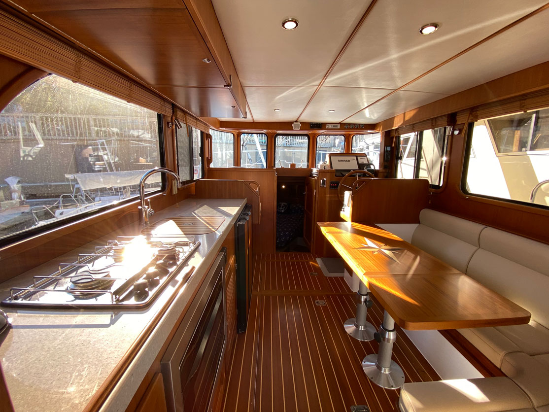 2018 Helmsman Trawlers 31 Sedan For Sale - Helmsman