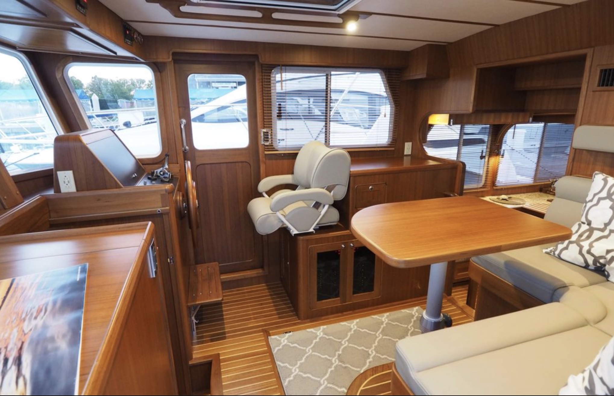 2018 Helmsman Trawlers 38E Pilothouse For Sale - Helmsman